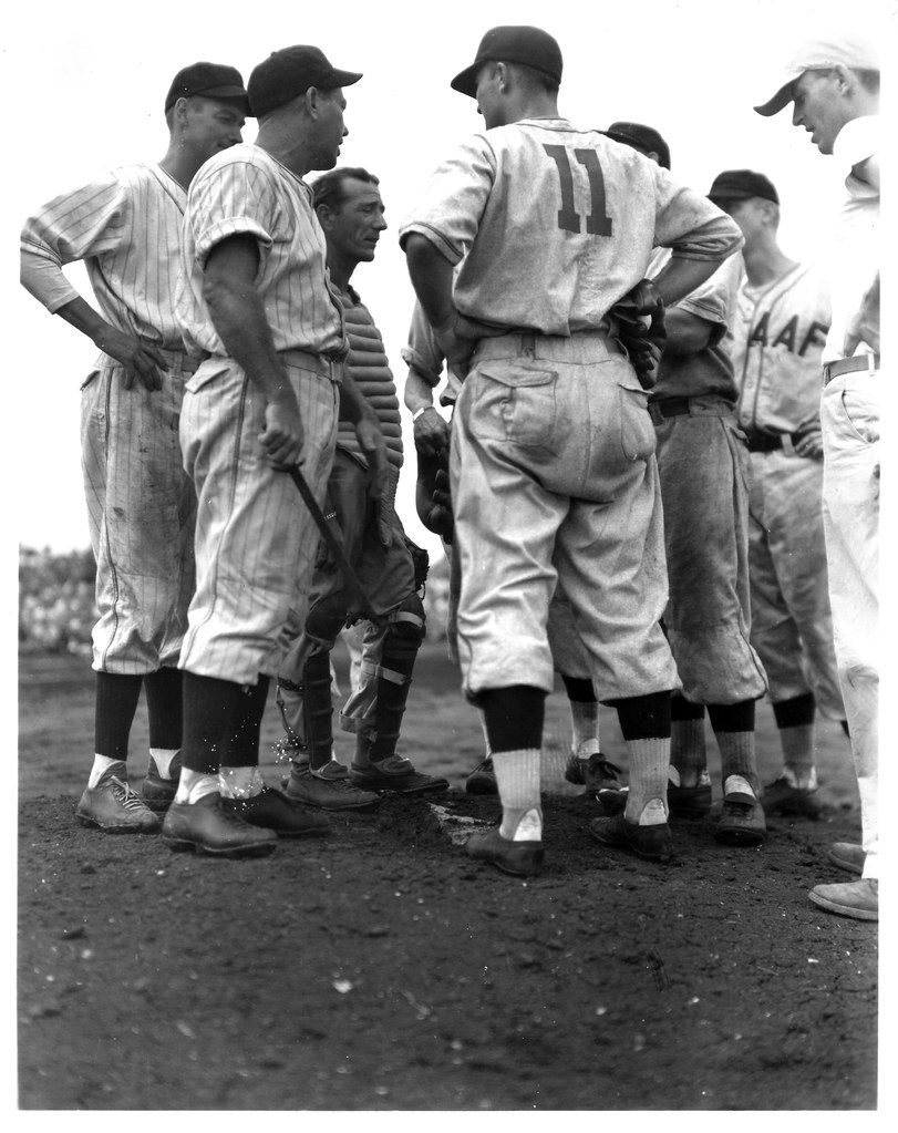 Photography Class: Vintage Photograph Collecting Tips – Chevrons and ...