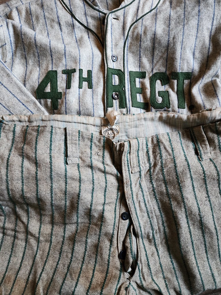 1917-1919 4th U.S. Infantry Regiment Uniform – Chevrons and Diamonds