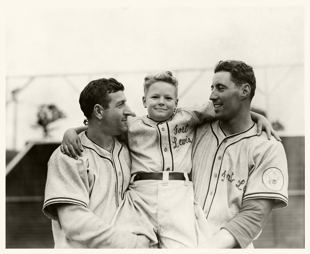 Paving Two Roads: Ford Smith, the Game and the Army – Chevrons and Diamonds